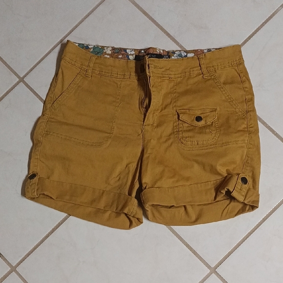 one 5 one | Shorts | One 5 One Tan Cargo Shorts With Cuffed Hem | Poshmark